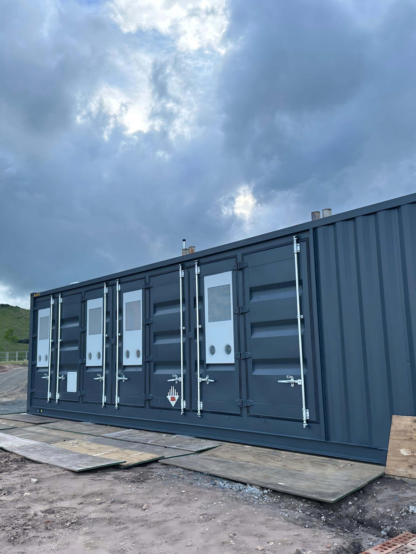 Commercial Solar-Storage Hybrid Solution - lithiumvalley